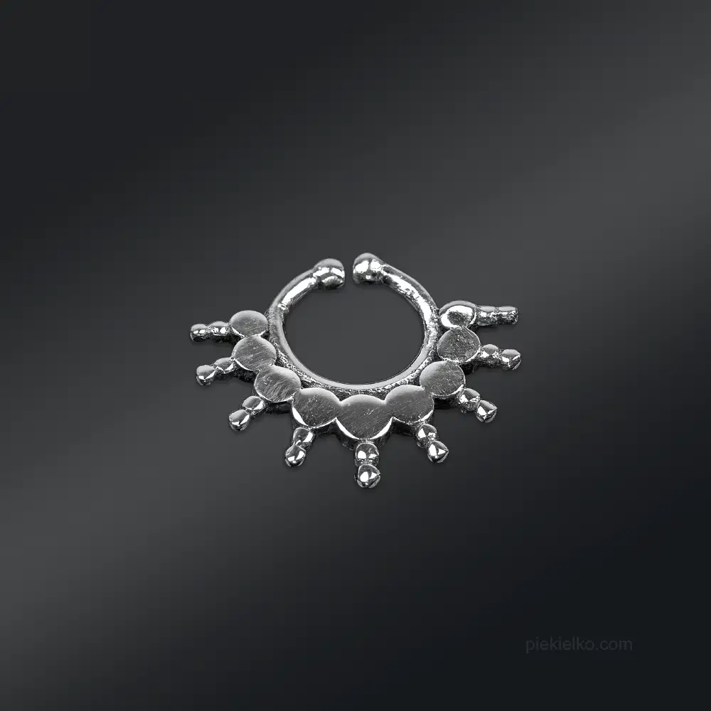 Kolczyki do nosa - septum: Srebrny septum z kuleczkami