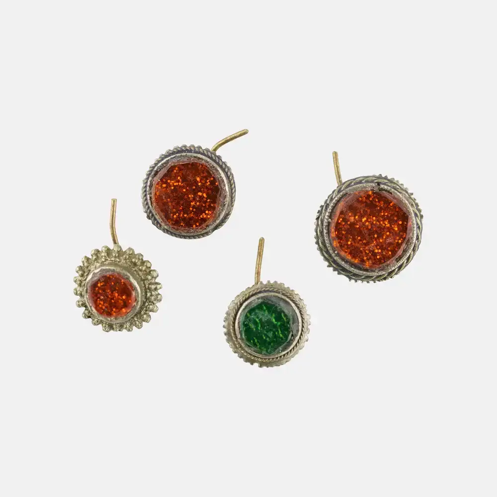 Septum: Kuchi Septum – Small Red Nose Rings